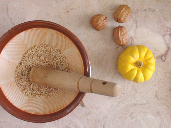 Suribachi and Surikogi: The Japanese Mortar and Pestle - Cookly Magazine